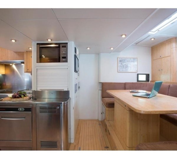 Yacht Hamilton II, CNB Bordeaux | CHARTERWORLD Luxury Superyacht Charters